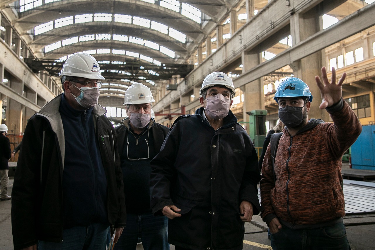 Recorrida del Ministro de Ciencia y Tecnología por las instalaciones ...