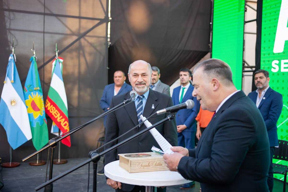 Secco juró y asumió su sexto mandato consecutivo en Plaza Belgrano ...